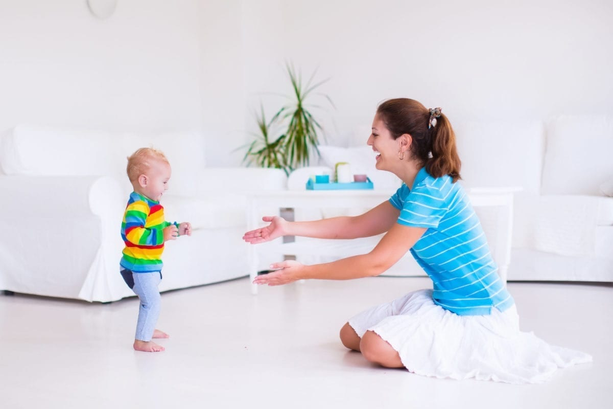 Do Babies Walk Or Talk First